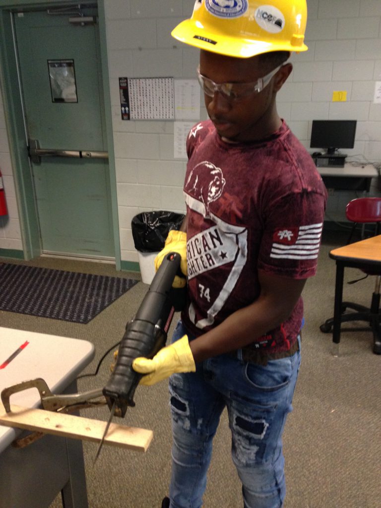 Partnership Training Next Generation of Advanced Worker